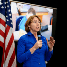 Former NASA Astronaut Dr. Sandy Magnus Enourages Kids to Dream Big ...