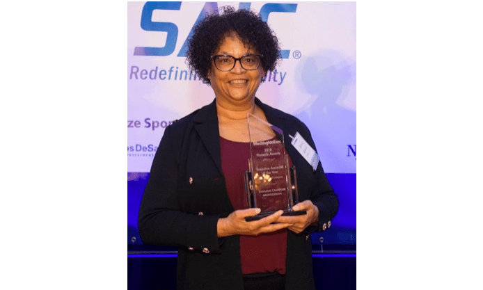 2018 Pinnacle Awards: EA of the Year Stephanie Crawford with MAXIMUS ...