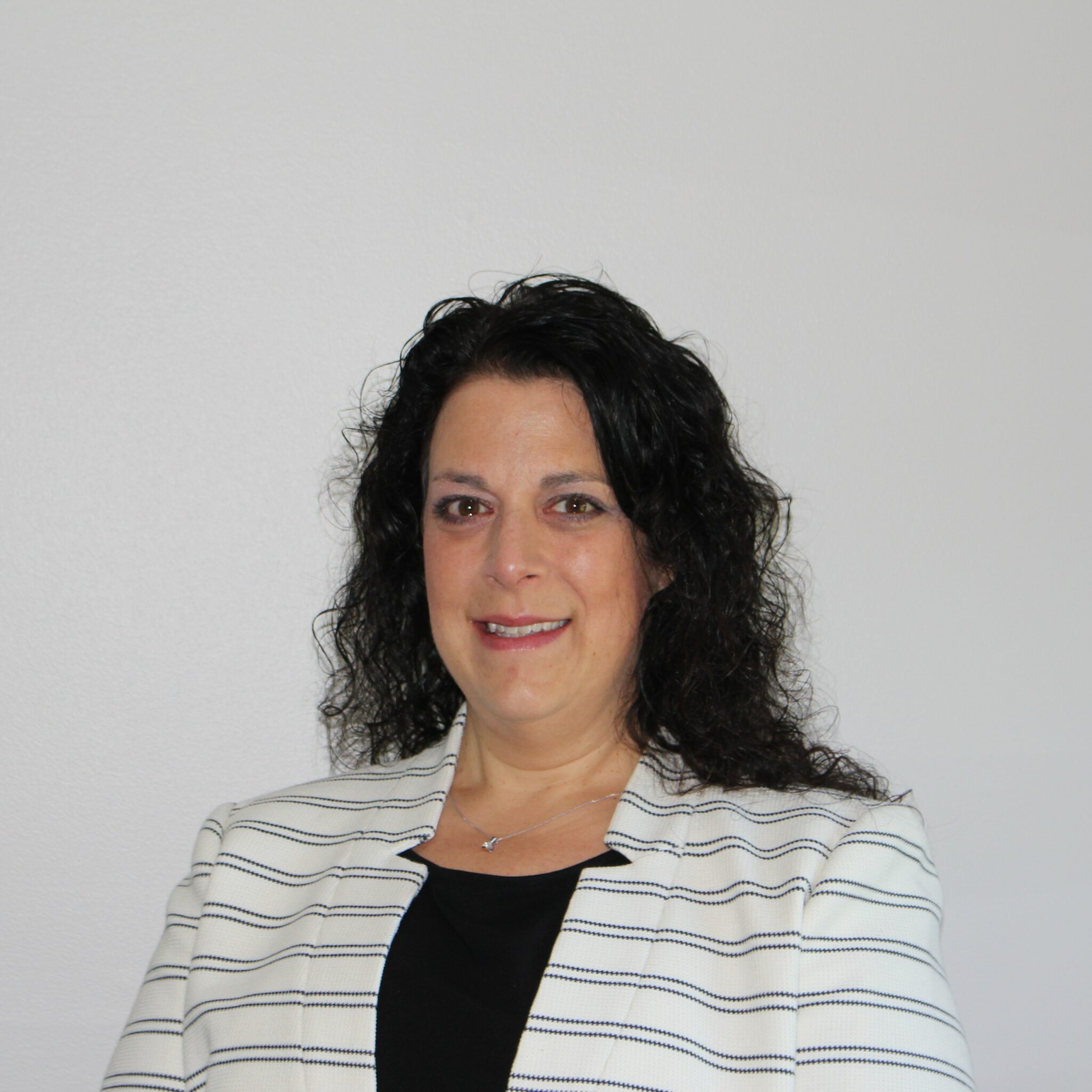 Pinnacle Award Finalist Lisa DeRaymond: 'Listen And Learn' | WashingtonExec