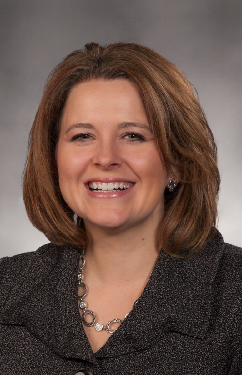 Top 25 DOD Execs to Watch in 2021: Microsoft's Angela Heise ...